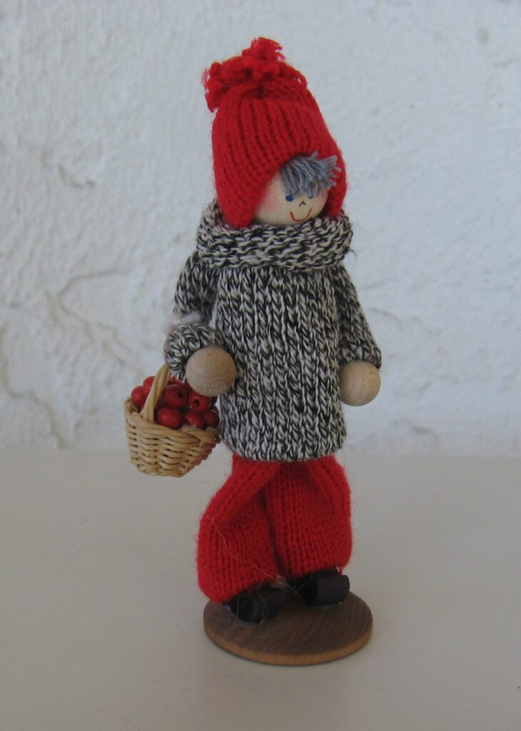Tomte w/lingonberries 5″ Sweden | Discover Sweden's Finest
